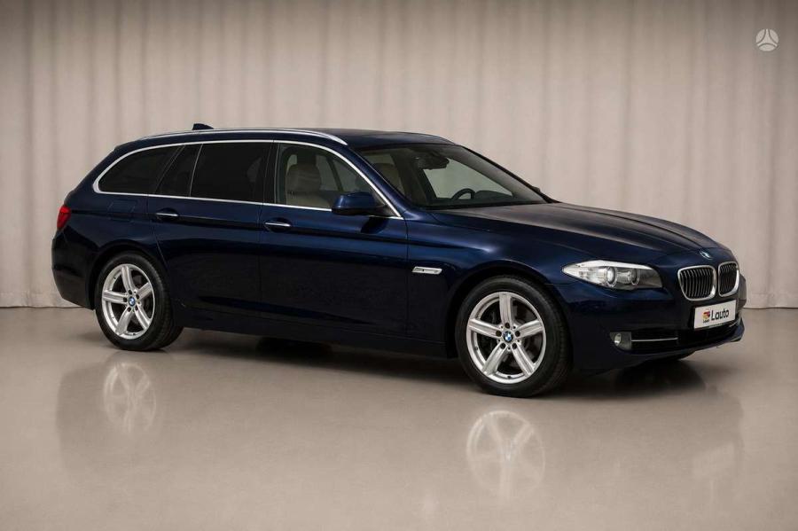 Blue BMW 530 2011 in Vilnius, with an engine capacity of 3.00 L and mileage of 248 thousand km for 9290 €, photo 3 on AUTOMOTO.COM.LV