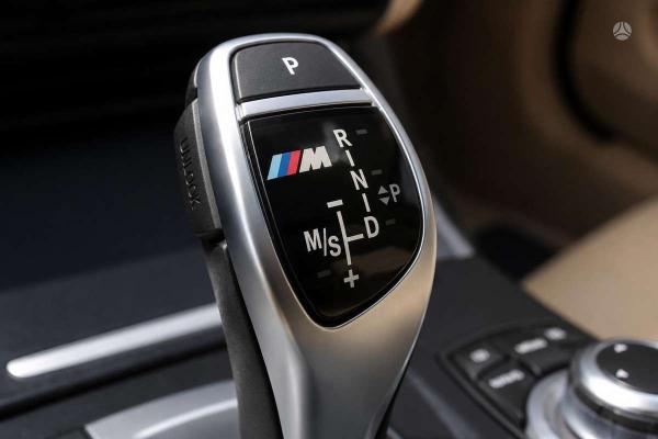 Blue BMW 530 2011 in Vilnius, with an engine capacity of 3.00 L and mileage of 248 thousand km for 9290 €, photo 7 on AUTOMOTO.COM.LV