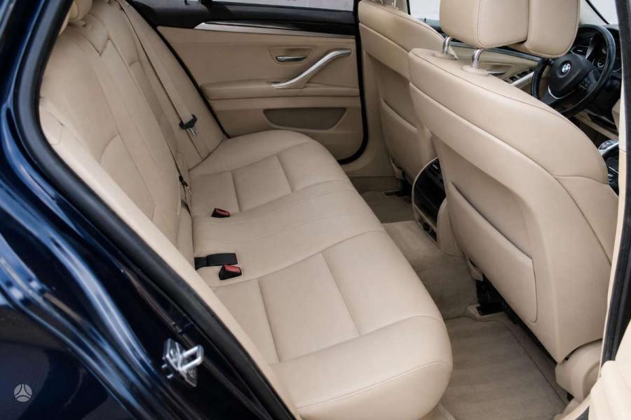 Blue BMW 530 2011 in Vilnius, with an engine capacity of 3.00 L and mileage of 248 thousand km for 9290 €, photo 9 on AUTOMOTO.COM.LV