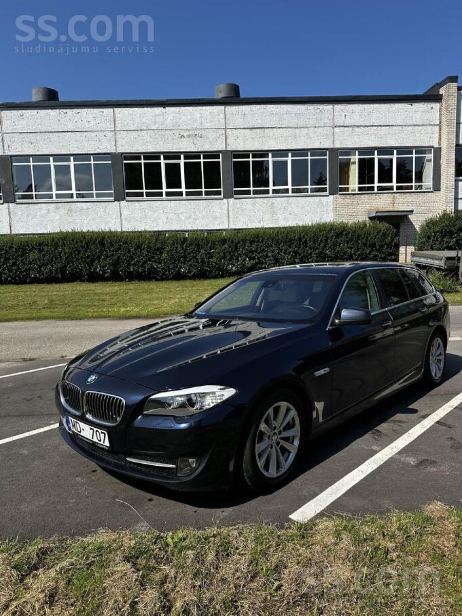 Blue BMW 530 2011 in Jelgava, with an engine capacity of 3.00 L and mileage of 393 thousand km for 5150 €, photo 1 on AUTOMOTO.COM.LV