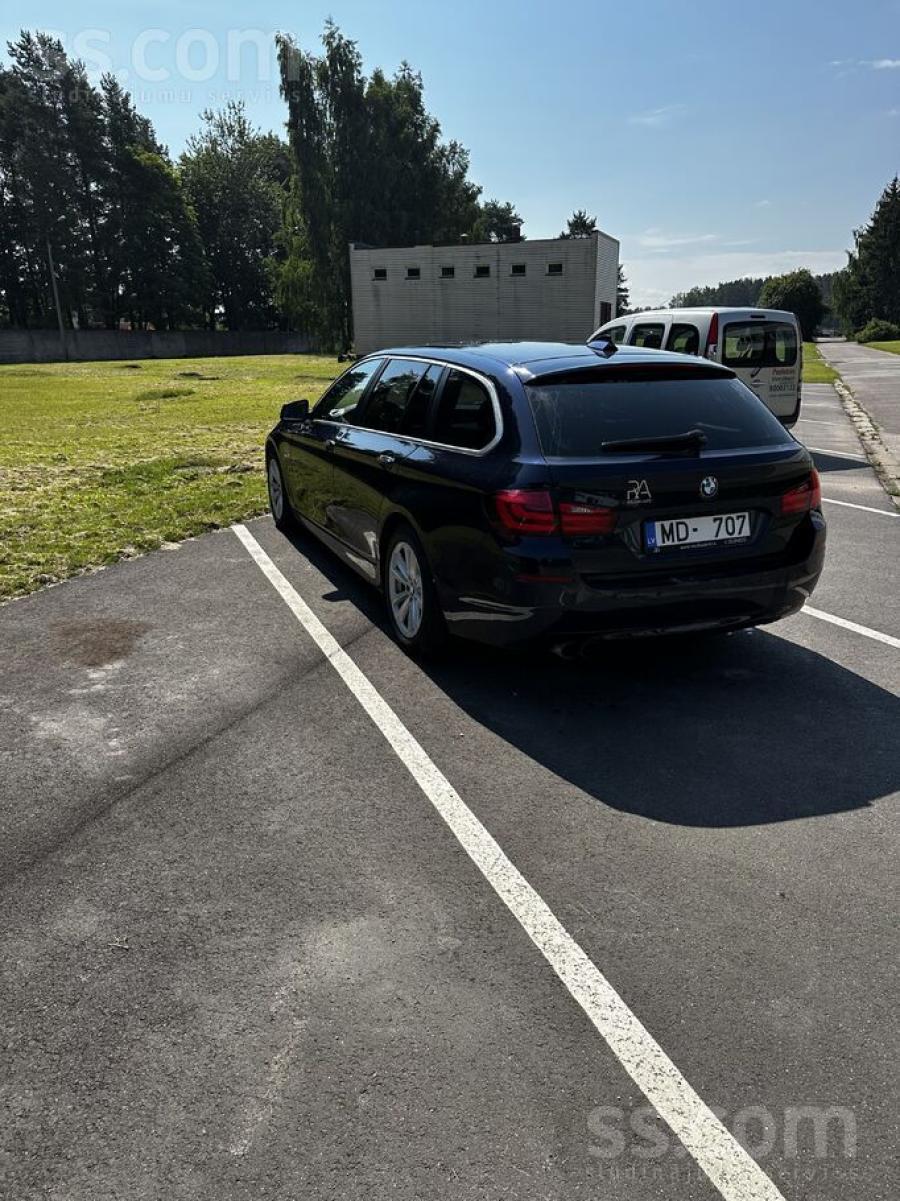 Blue BMW 530 2011 in Jelgava, with an engine capacity of 3.00 L and mileage of 393 thousand km for 5150 €, photo 5 on AUTOMOTO.COM.LV