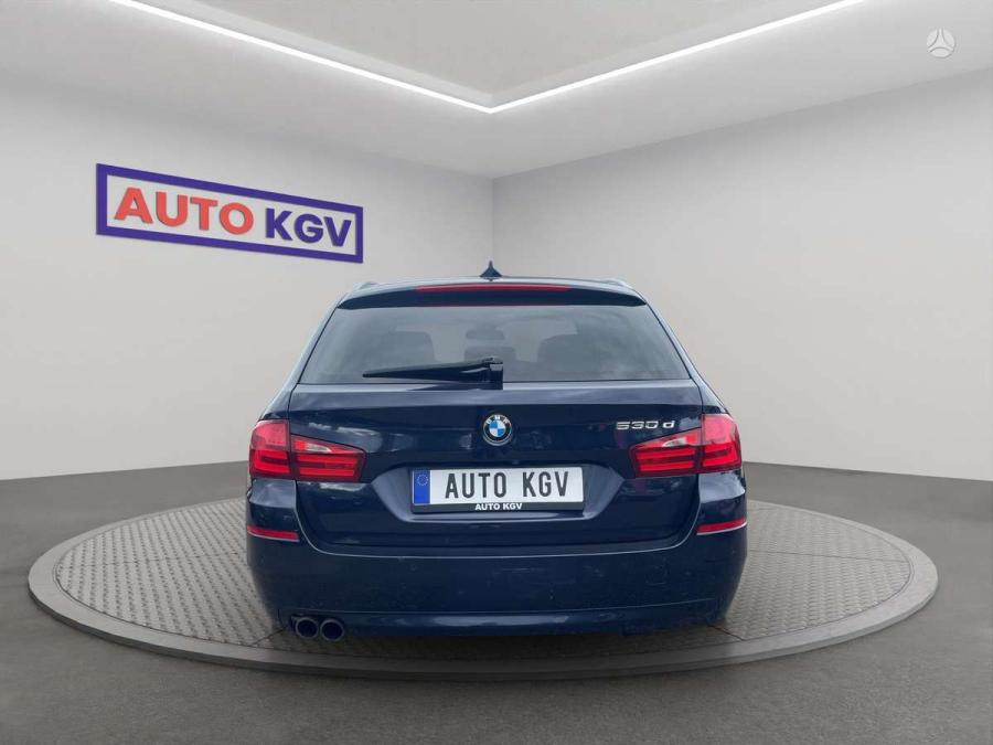 Blue BMW 530 2011 in Vilnius, with an engine capacity of 3.00 L and mileage of 359 thousand km for 8999 €, photo 5 on AUTOMOTO.COM.LV