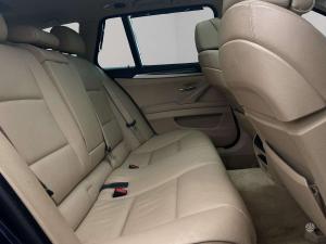 Blue BMW 530 2011 in Vilnius, with an engine capacity of 3.00 L and mileage of 359 thousand km for 8999 €, photo 11 on AUTOMOTO.COM.LV
