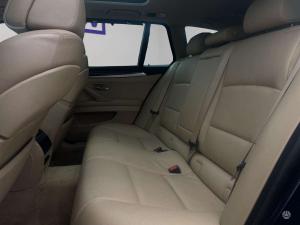Blue BMW 530 2011 in Vilnius, with an engine capacity of 3.00 L and mileage of 359 thousand km for 8999 €, photo 13 on AUTOMOTO.COM.LV