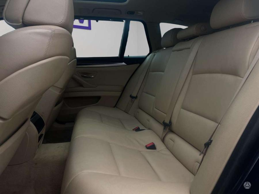 Blue BMW 530 2011 in Vilnius, with an engine capacity of 3.00 L and mileage of 359 thousand km for 8999 €, photo 13 on AUTOMOTO.COM.LV