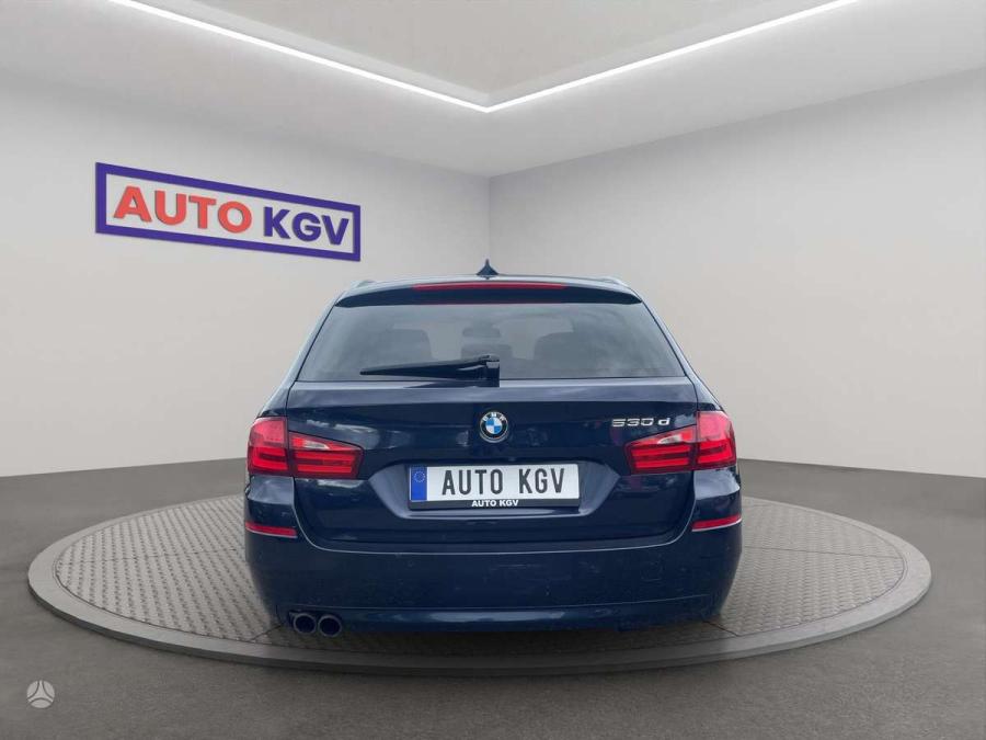 Blue BMW 530 2011 in Vilnius, with an engine capacity of 3.00 L and mileage of 359 thousand km for 8999 €, photo 5 on AUTOMOTO.COM.LV