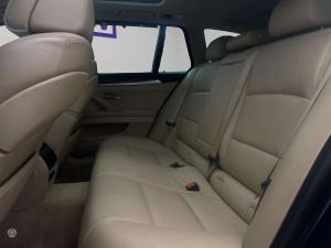 Blue BMW 530 2011 in Vilnius, with an engine capacity of 3.00 L and mileage of 359 thousand km for 8999 €, photo 13 on AUTOMOTO.COM.LV
