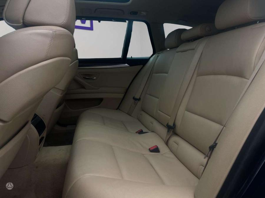 Blue BMW 530 2011 in Vilnius, with an engine capacity of 3.00 L and mileage of 359 thousand km for 8999 €, photo 13 on AUTOMOTO.COM.LV
