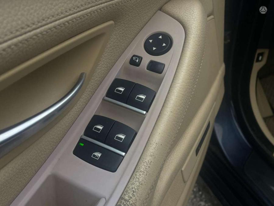 Blue BMW 530 2011 in Vilnius, with an engine capacity of 3.00 L and mileage of 359 thousand km for 8999 €, photo 15 on AUTOMOTO.COM.LV