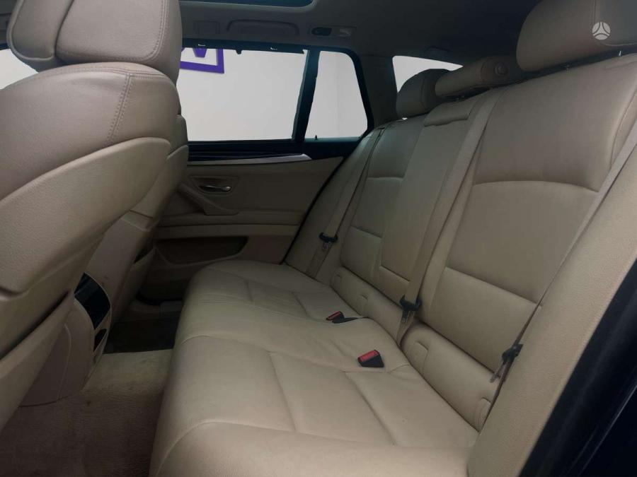 Zils BMW 530 2011 Viļņa, ar dzinēja tilpumu 3.00 L un nobraukumu 359 tūkst. km par 8999 €, foto 13 vietnē AUTOMOTO.COM.LV