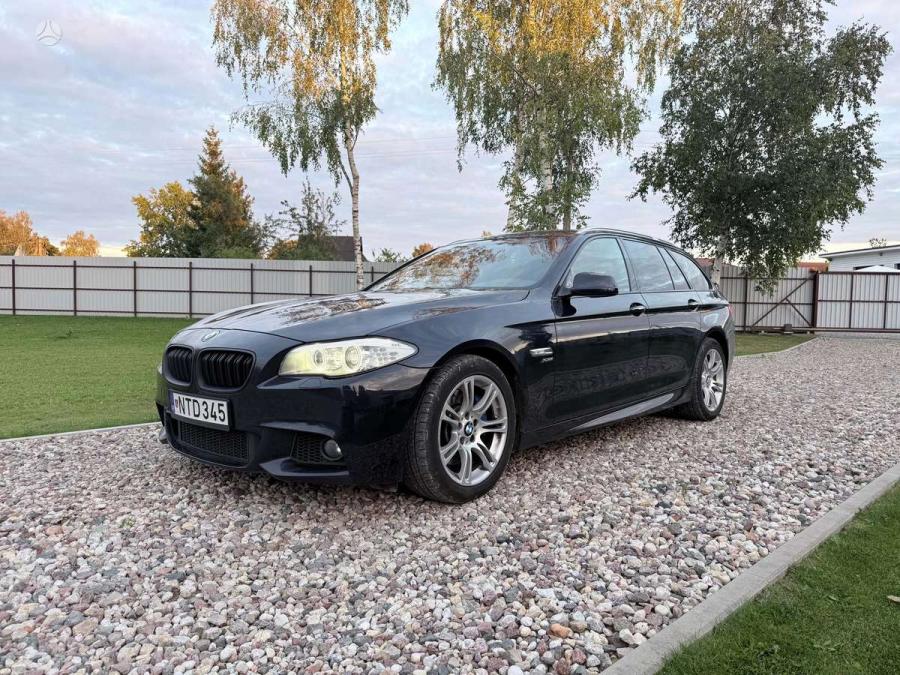 Blue BMW 530 2011 in Vilnius, with an engine capacity of 2.99 L and mileage of 368 thousand km for 7250 €, photo 1 on AUTOMOTO.COM.LV