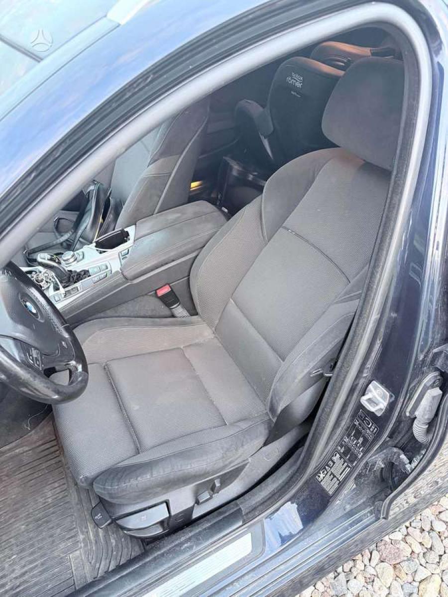 Blue BMW 530 2011 in Vilnius, with an engine capacity of 2.99 L and mileage of 368 thousand km for 7250 €, photo 8 on AUTOMOTO.COM.LV