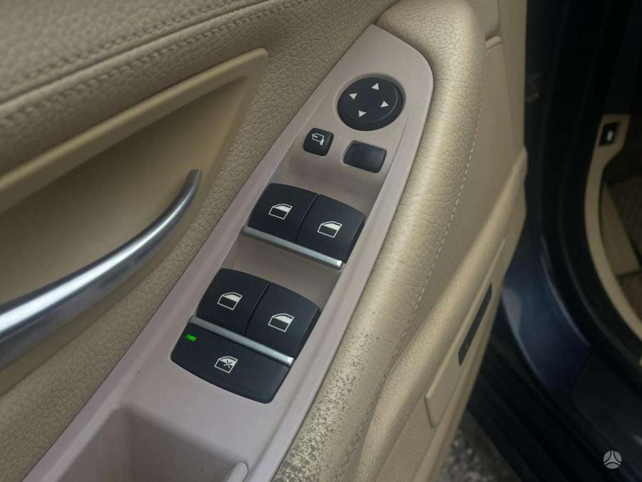 Blue BMW 530 2011 in Vilnius, with an engine capacity of 3.00 L and mileage of 359 thousand km for 8999 €, photo 15 on AUTOMOTO.COM.LV