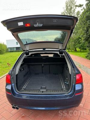 Zils BMW 530 2012 Rīga, ar dzinēja tilpumu 3.00 L un nobraukumu 270 tūkst. km par 8990 €, foto 12 vietnē AUTOMOTO.COM.LV