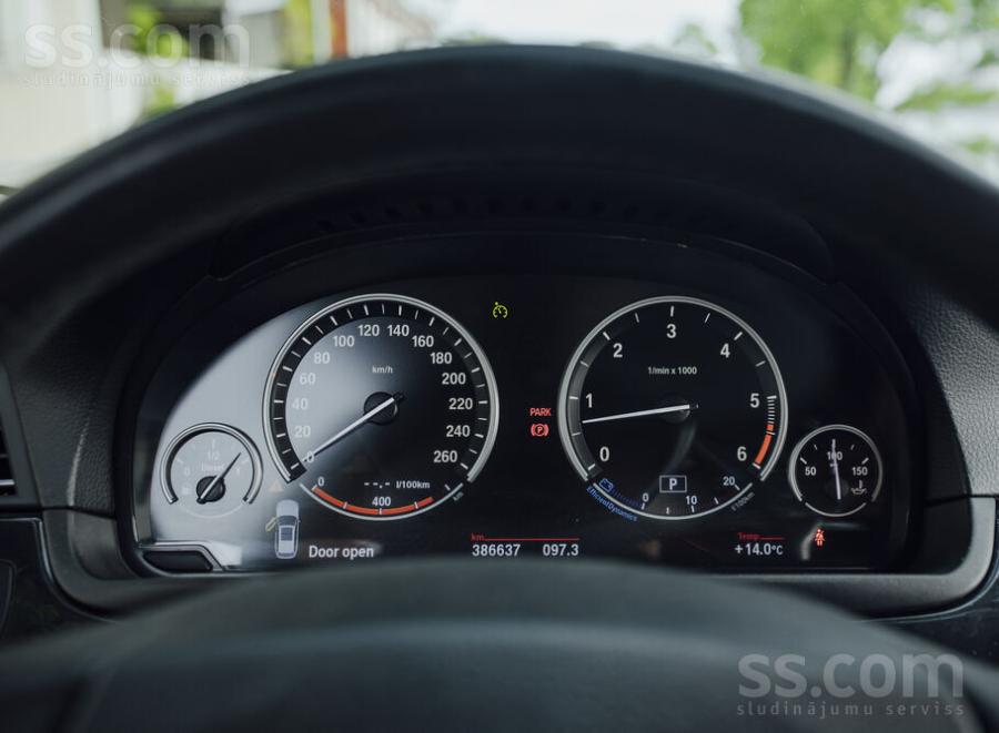 Blue BMW 530 2012 in Riga, with an engine capacity of 3.00 L and mileage of 387 thousand km for 9000 €, photo 8 on AUTOMOTO.COM.LV