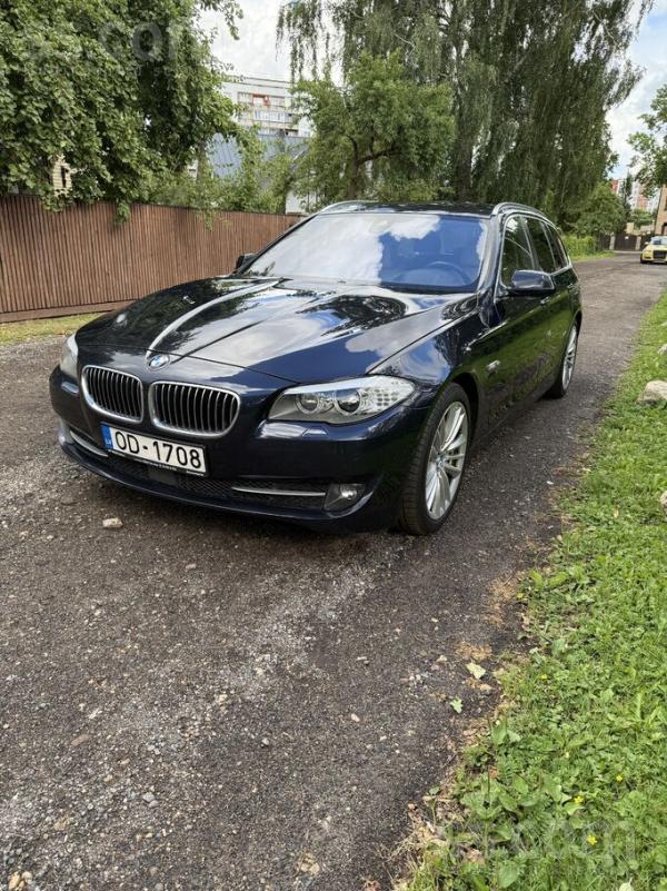 Blue BMW 530 2012 in Riga, with an engine capacity of 3.00 L and mileage of 259 thousand km for 12600 €, photo 2 on AUTOMOTO.COM.LV