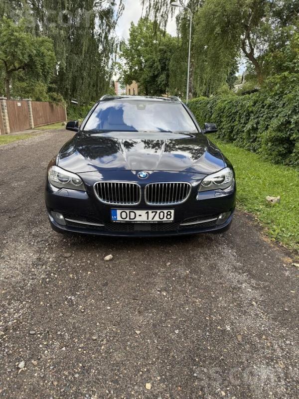 Blue BMW 530 2012 in Riga, with an engine capacity of 3.00 L and mileage of 259 thousand km for 12600 €, photo 3 on AUTOMOTO.COM.LV