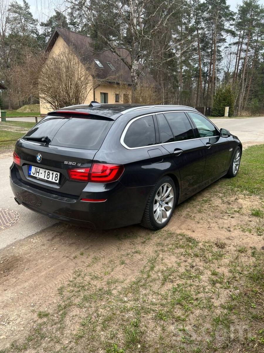 Blue BMW 530 2013 in Riga, with an engine capacity of 3.00 L and mileage of 340 thousand km for 10500 €, photo 6 on AUTOMOTO.COM.LV