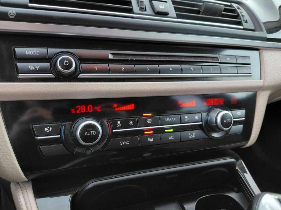 Zils BMW 530 2013 Viļņa, ar dzinēja tilpumu 2.99 L un nobraukumu 403 tūkst. km par 6950 €, foto 17 vietnē AUTOMOTO.COM.LV