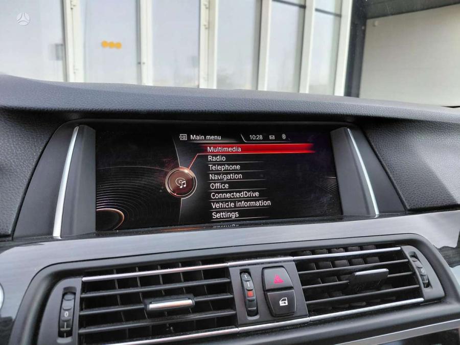 Zils BMW 530 2013 Viļņa, ar dzinēja tilpumu 2.99 L un nobraukumu 403 tūkst. km par 6950 €, foto 18 vietnē AUTOMOTO.COM.LV