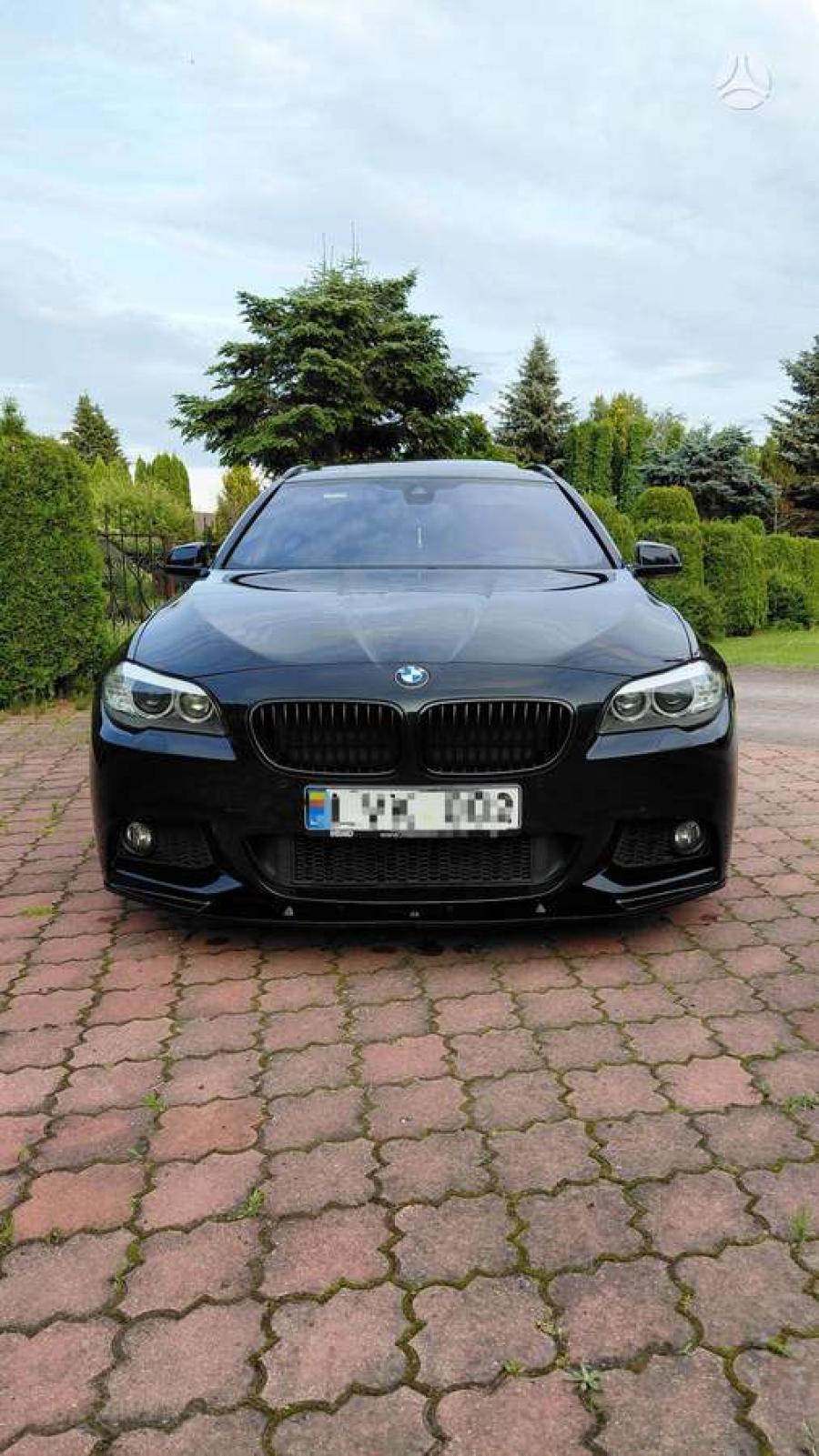 Blue BMW 530 2013 in Vilnius, with an engine capacity of 2.99 L and mileage of 383 thousand km for 10000 €, photo 13 on AUTOMOTO.COM.LV