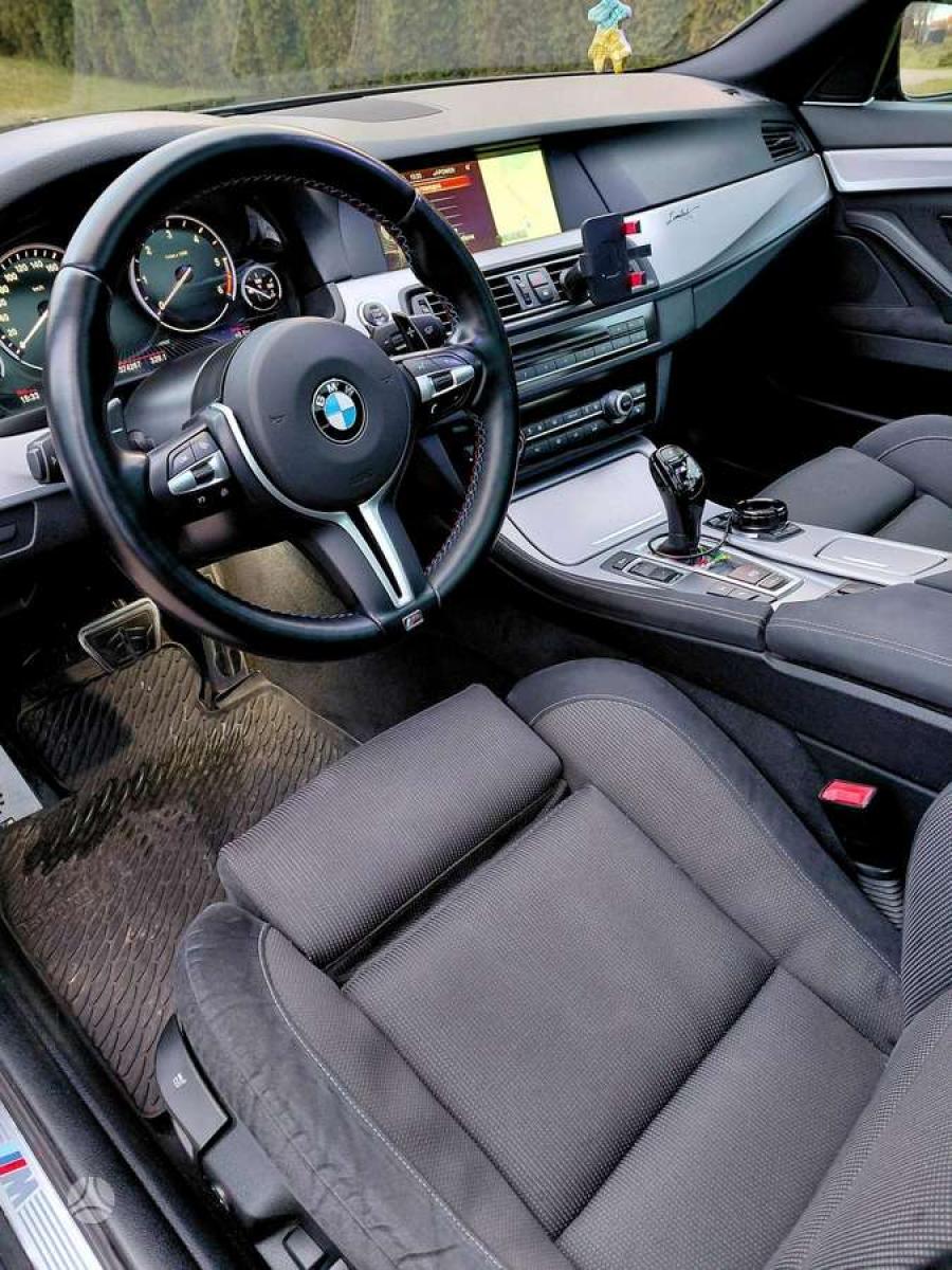 Blue BMW 530 2013 in Vilnius, with an engine capacity of 2.99 L and mileage of 383 thousand km for 10000 €, photo 16 on AUTOMOTO.COM.LV