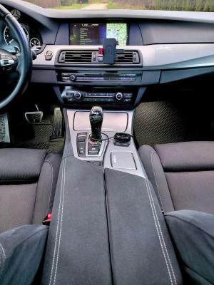 Blue BMW 530 2013 in Vilnius, with an engine capacity of 2.99 L and mileage of 383 thousand km for 10000 €, photo 18 on AUTOMOTO.COM.LV