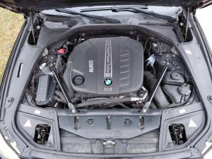 Blue BMW 530 2013 in Vilnius, with an engine capacity of 2.99 L and mileage of 383 thousand km for 10000 €, photo 22 on AUTOMOTO.COM.LV