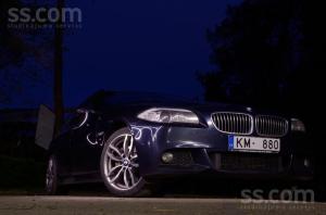 Blue BMW 530 2013 in Ogre, with an engine capacity of 3.00 L and mileage of 374 thousand km for 8125 €, photo 3 on AUTOMOTO.COM.LV