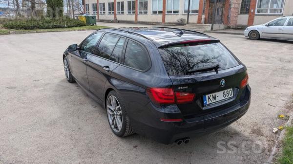 Zils BMW 530 2013 Ogre, ar dzinēja tilpumu 3.00 L un nobraukumu 374 tūkst. km par 8125 €, foto 5 vietnē AUTOMOTO.COM.LV