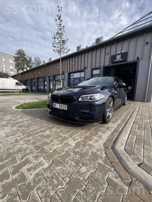 Blue BMW 530 2013 in Riga, with an engine capacity of 3.00 L and mileage of 343 thousand km for 14950 €, photo 3 on AUTOMOTO.COM.LV