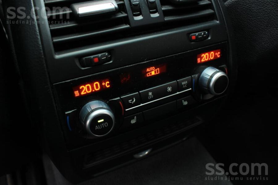 Blue BMW 530 2013 in Liepaja, with an engine capacity of 3.00 L and mileage of 326 thousand km for 12900 €, photo 16 on AUTOMOTO.COM.LV