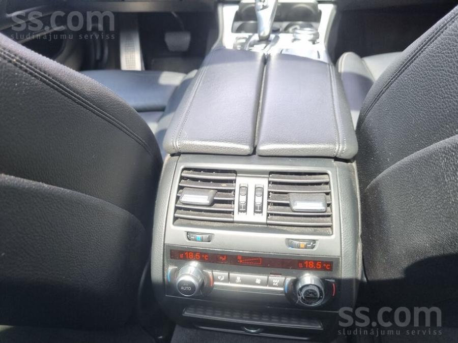 Blue BMW 530 2014 in Riga, with an engine capacity of 3.00 L and mileage of 279 thousand km for 11400 €, photo 9 on AUTOMOTO.COM.LV