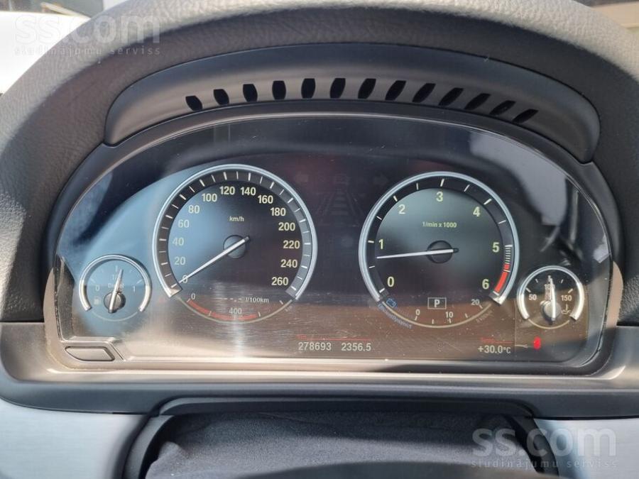 Blue BMW 530 2014 in Riga, with an engine capacity of 3.00 L and mileage of 279 thousand km for 11400 €, photo 14 on AUTOMOTO.COM.LV