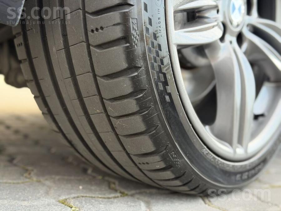 Blue BMW 530 2014 in Riga, with an engine capacity of 3.00 L and mileage of 331 thousand km for 13500 €, photo 26 on AUTOMOTO.COM.LV