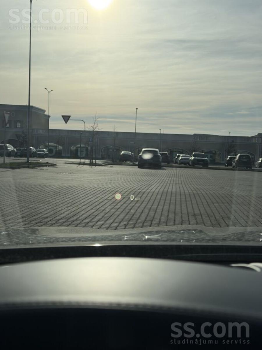 Blue BMW 530 2016 in Riga, with an engine capacity of 3.00 L and mileage of 214 thousand km for 15500 €, photo 12 on AUTOMOTO.COM.LV