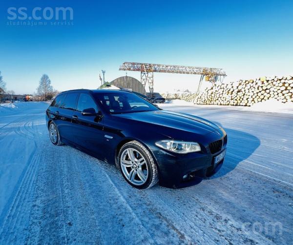 Blue BMW 530 2017 in Valmiera, with an engine capacity of 3.00 L and mileage of 323 thousand km for 14500 €, photo 2 on AUTOMOTO.COM.LV