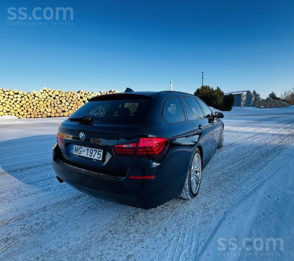 Blue BMW 530 2017 in Valmiera, with an engine capacity of 3.00 L and mileage of 323 thousand km for 14500 €, photo 3 on AUTOMOTO.COM.LV