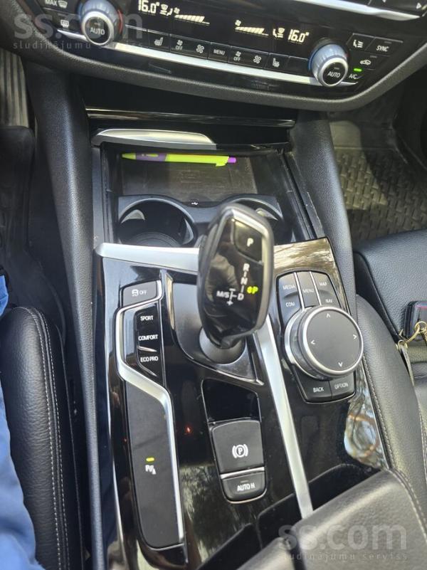 Blue BMW 530 2017 in Daugavpils, with an engine capacity of 3.00 L and mileage of 280 thousand km for 18000 €, photo 3 on AUTOMOTO.COM.LV