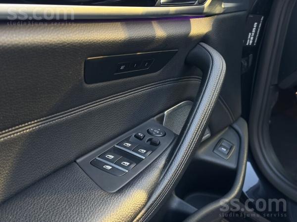 Blue BMW 530 2017 in Madona, with an engine capacity of 3.00 L and mileage of 220 thousand km for 21500 €, photo 10 on AUTOMOTO.COM.LV