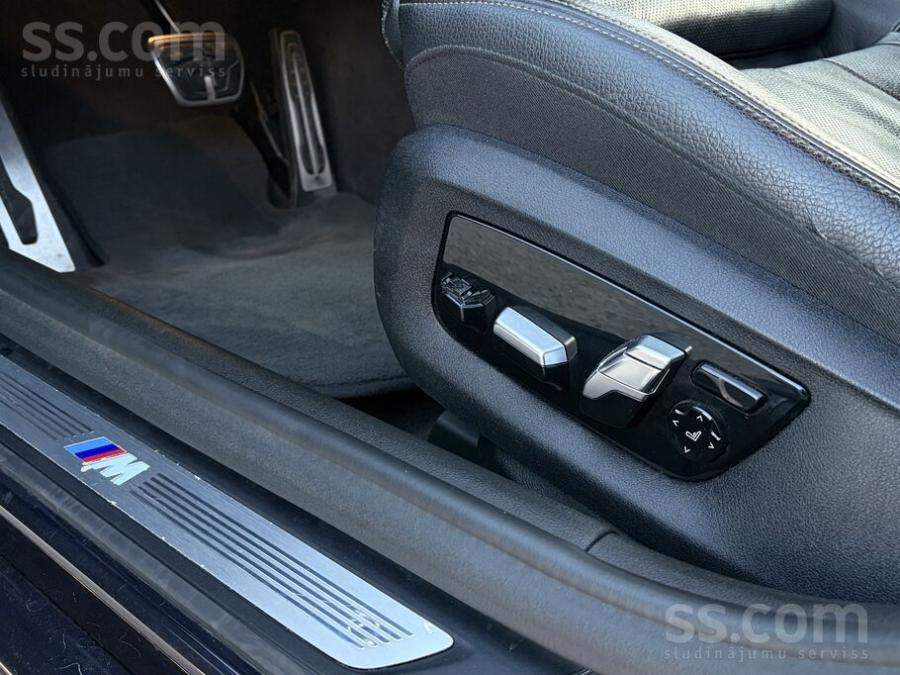 Blue BMW 530 2017 in Madona, with an engine capacity of 3.00 L and mileage of 220 thousand km for 21500 €, photo 12 on AUTOMOTO.COM.LV