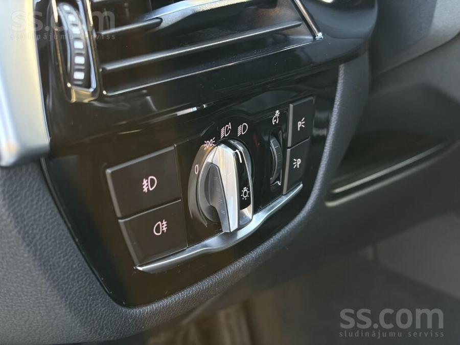 Blue BMW 530 2017 in Madona, with an engine capacity of 3.00 L and mileage of 220 thousand km for 21500 €, photo 15 on AUTOMOTO.COM.LV