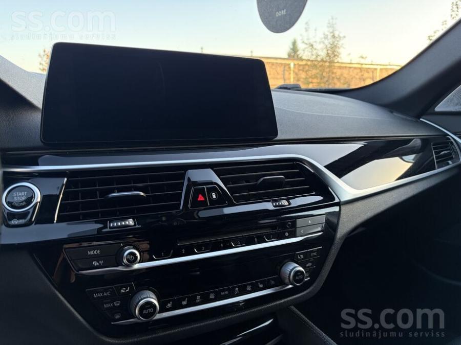 Blue BMW 530 2017 in Madona, with an engine capacity of 3.00 L and mileage of 220 thousand km for 21500 €, photo 19 on AUTOMOTO.COM.LV