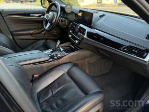 Blue BMW 530 2017 in Madona, with an engine capacity of 3.00 L and mileage of 220 thousand km for 21500 €, photo 28 on AUTOMOTO.COM.LV