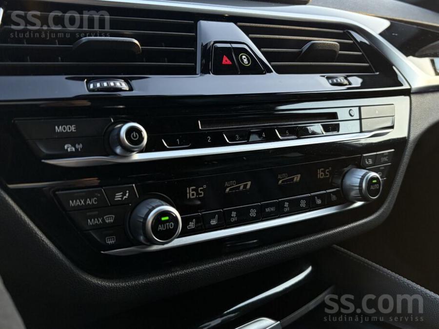 Blue BMW 530 2017 in Madona, with an engine capacity of 3.00 L and mileage of 220 thousand km for 21500 €, photo 33 on AUTOMOTO.COM.LV