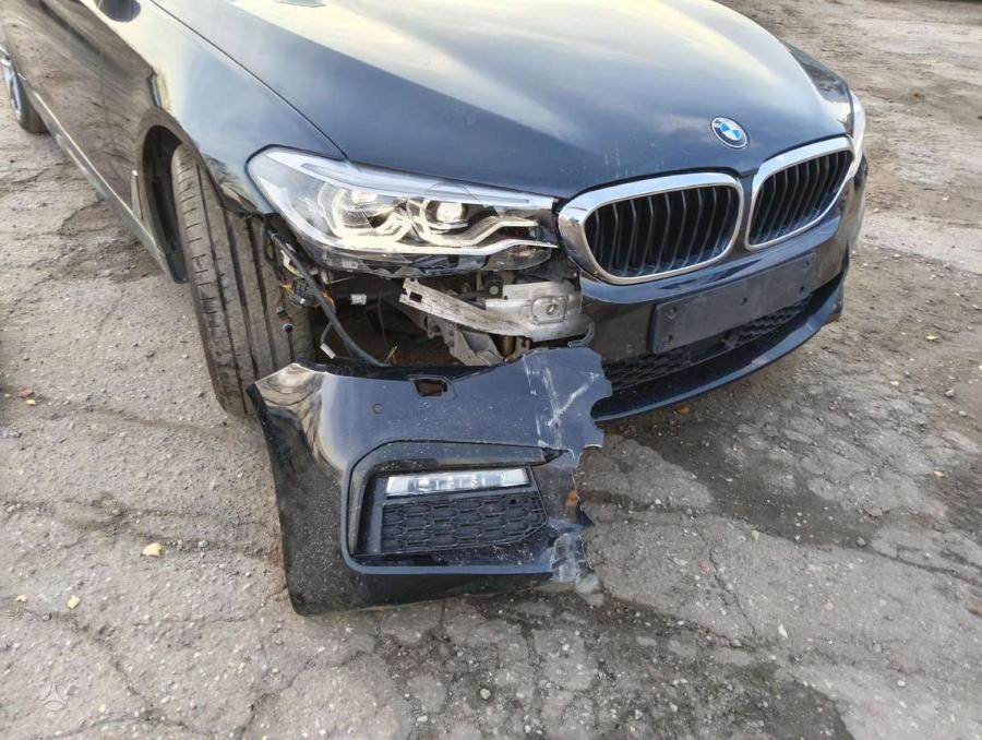 Zils BMW 530 2018 Marijampole, ar dzinēja tilpumu 2.99 L un nobraukumu 237 tūkst. km par 16500 €, foto 14 vietnē AUTOMOTO.COM.LV