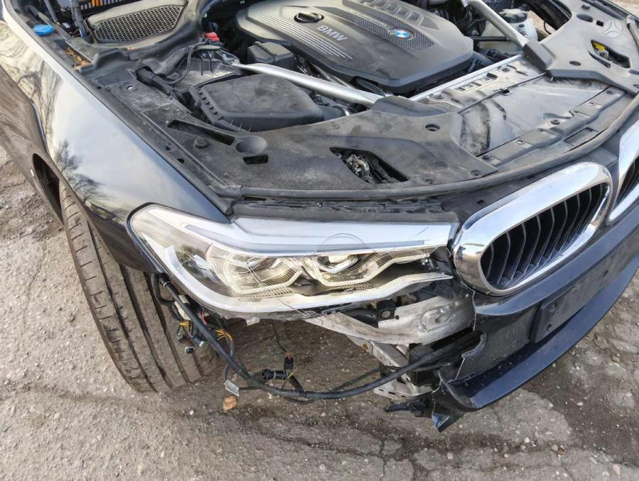 Zils BMW 530 2018 Marijampole, ar dzinēja tilpumu 2.99 L un nobraukumu 237 tūkst. km par 16500 €, foto 26 vietnē AUTOMOTO.COM.LV