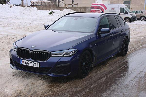 Blue BMW 530 2018 in Panevezys, with an engine capacity of 2.99 L and mileage of 266 thousand km for 23500 €, photo 3 on AUTOMOTO.COM.LV