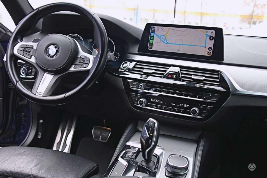 Blue BMW 530 2018 in Panevezys, with an engine capacity of 2.99 L and mileage of 266 thousand km for 23500 €, photo 15 on AUTOMOTO.COM.LV