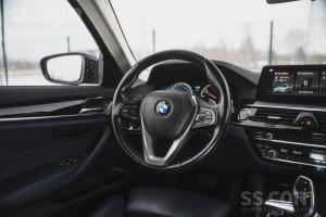 Синий БМВ 530 2018 в Рига, объемом двигателя 3.00 л и пробегом 253 тыс. км за 19990 €, фото 15 на AUTOMOTO.COM.LV